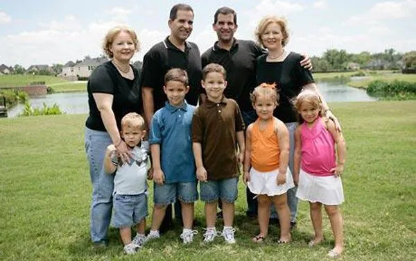 10 cặp song sinh đặc biệt nhất thế giới - BlogAnChoi