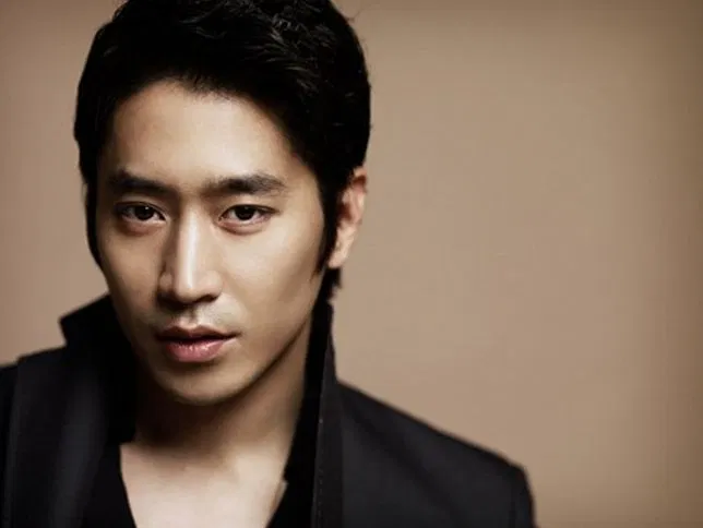 Rụng tim trước loạt ảnh khi xưa ta bé của các trưởng nhóm nổi tiếng ...