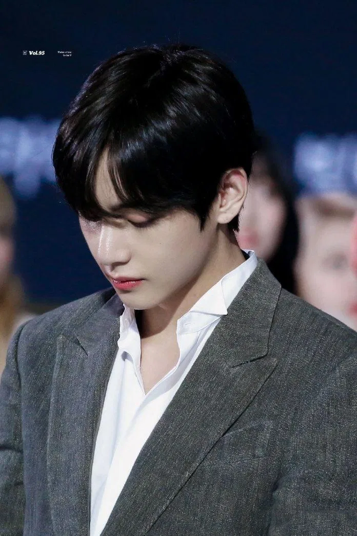 Ngỡ ngàng loạt ảnh dậy thì xuất sắc của V (BTS) khi mới debut và sau 7 ...