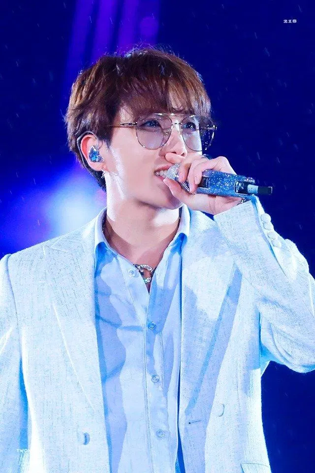 Ý nghĩa màu mic của các thành viên BTS, bạn đã biết chưa? - BlogAnChoi